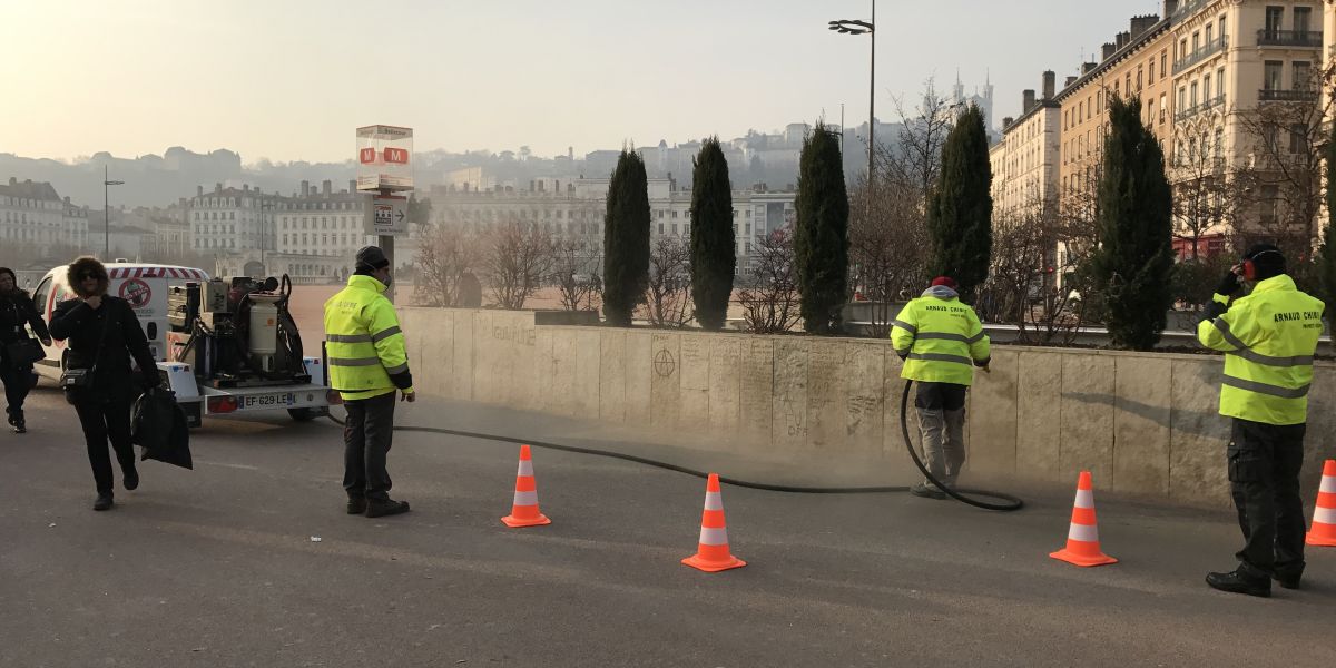 SOS TAGS : Solutions et produits anti-graffiti, anti-tags